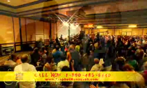 Prophet Manasseh Jordan - Begins Praying in Los Angeles At the Cross.flv