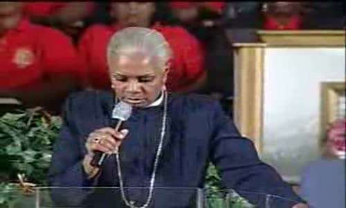 Bishop Millicent Hunter - Nothing Can Kills What God Wants Alive 4.flv