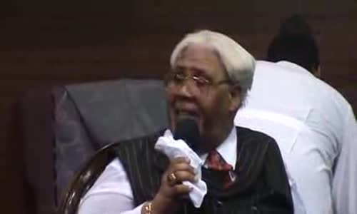 Rance Allen singing.Something about the Name Jesus (Part 1).flv