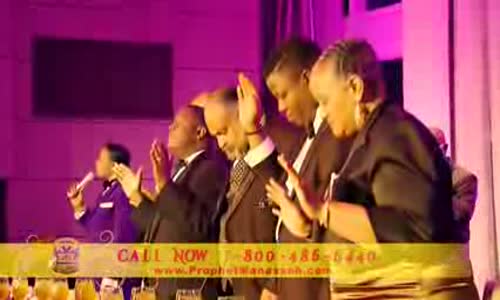 Prophet Manasseh Jordan - Begins Praying at Dinner Pass Me Not By.flv